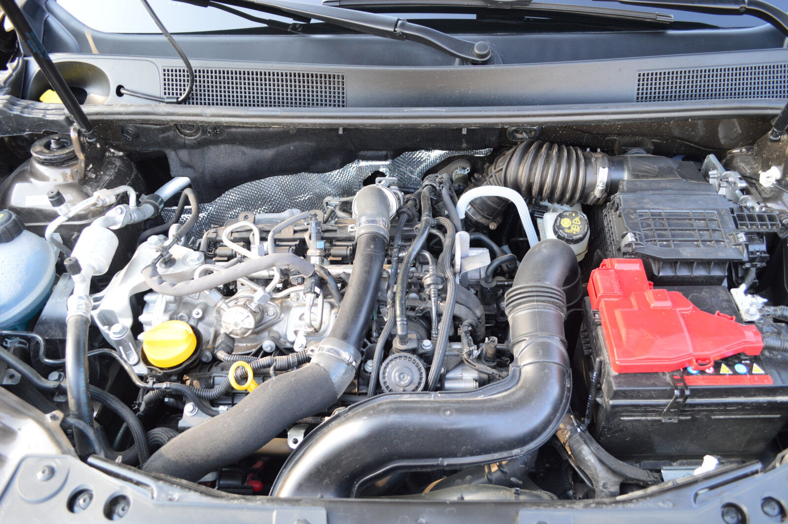 Test Drive Renault Duster 1.3 T CVT Outsider: Mejor en todo - CCA ...